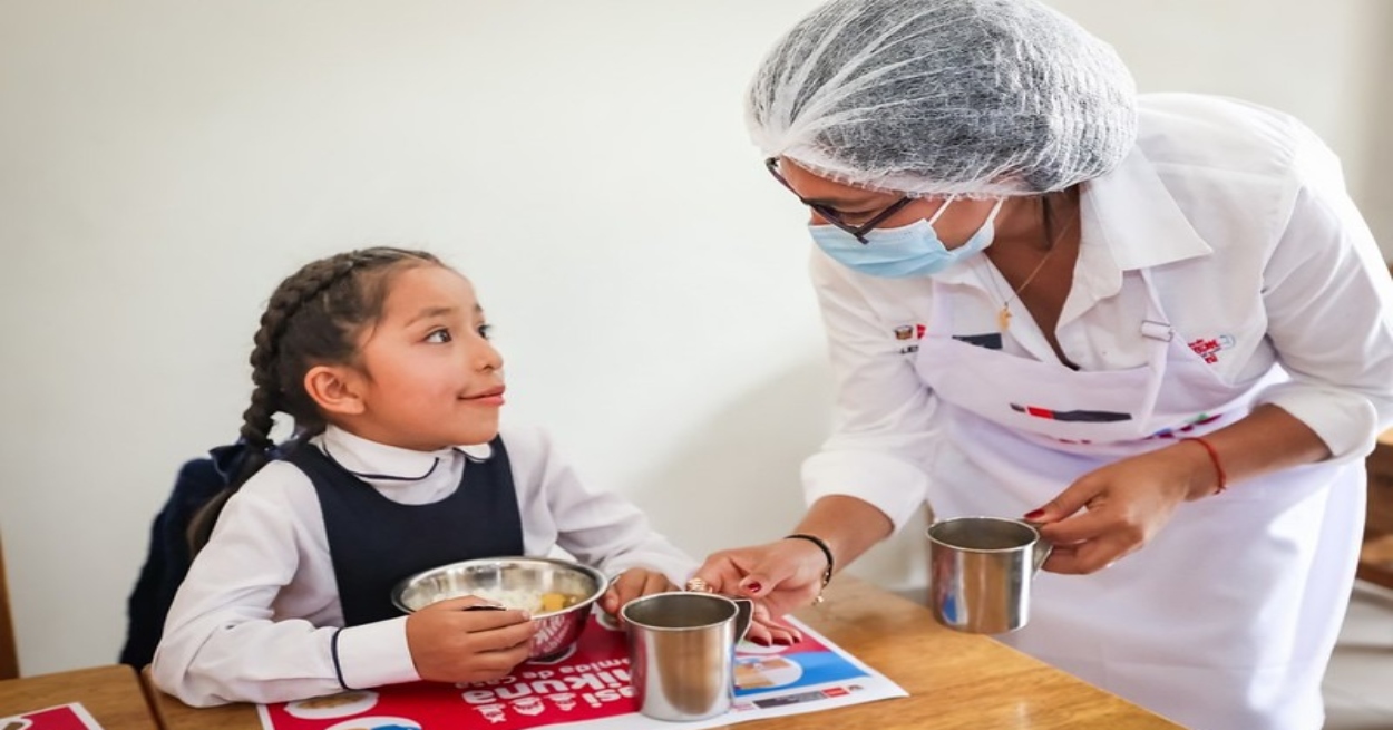 Ministra Leslie Urteaga presentó nueva modalidad de servicio alimentario de Wasi Mikuna en ...